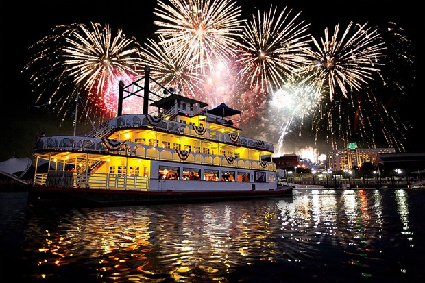 Harriott II - 4th of July Cruise